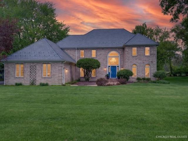 676 Old Westbury Rd, Crystal Lake, IL 60012