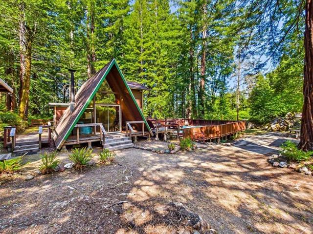676 Spring Canyon Ln, Phillipsville, CA 95559