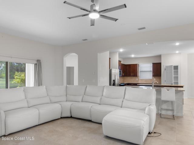 676 Stonebriar Dr, Palm Bay, FL 32909 | MLS #1058