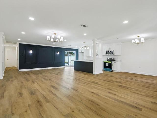 676 W Marlin Court