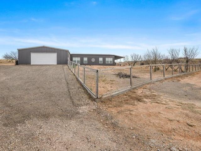 6776 Lago Dr, Amarillo, TX 79108
