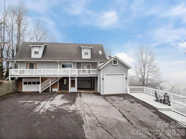 6777 Pinnacle Mountain Rd, Zirconia, NC 28790