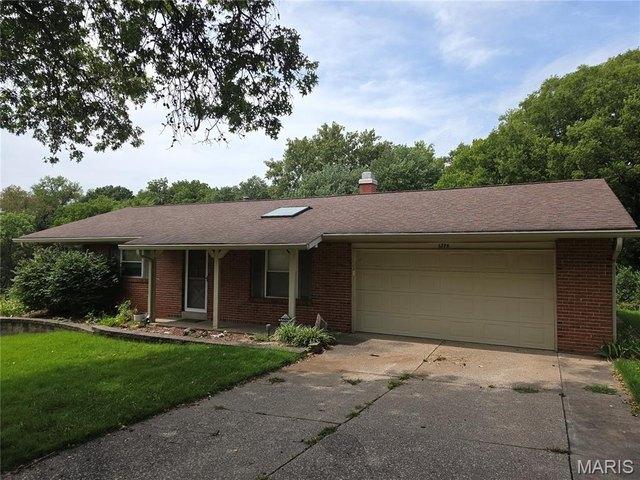 6778 Barnwood Dr, Hazelwood, MO 63042