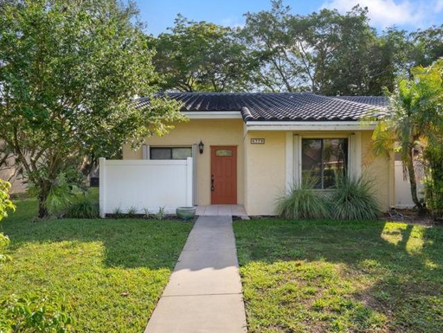 6779 Bridlewood Ct, Boca Raton, FL 33433