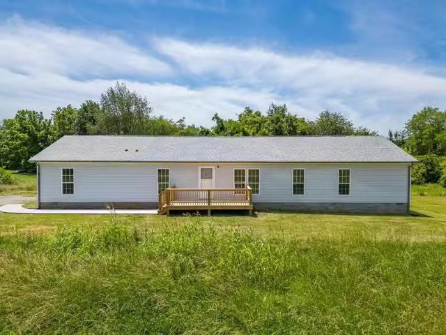 6770 NEWSTEAD RD, HOPKINSVILLE, KY 42240 Mobile Home For Sale.