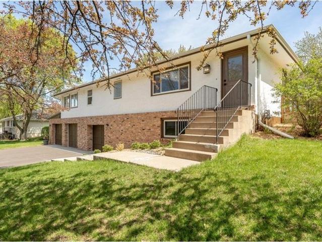 6770 Yucca Ln N, Maple Grove, MN 55311