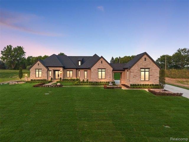 67736 Overlook Trl, Washington Township, MI 48095
