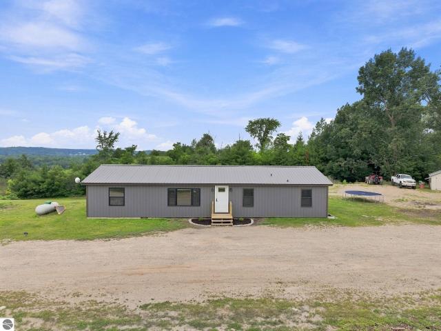 6773 N 43 Road