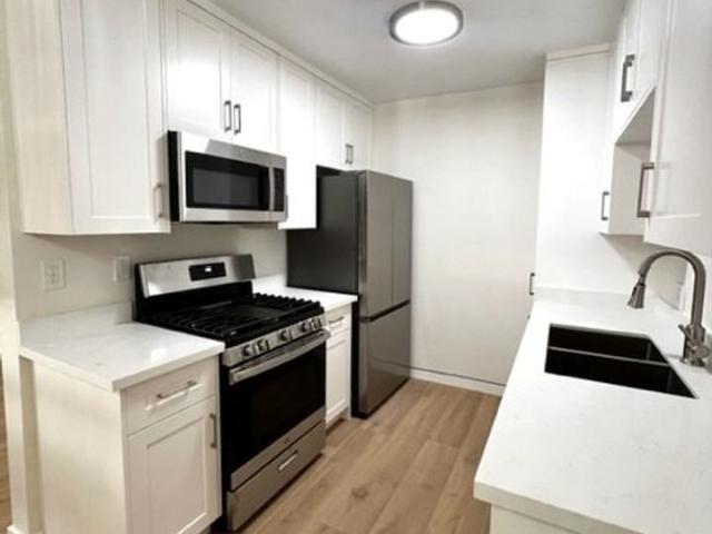 #677 1 Bedroom Apartment for Rent at 124 S Everett St, Glendale, CA 91205 Citrus Grove