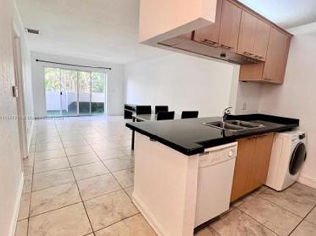 677 24th St NE #204, Miami, FL 33137
