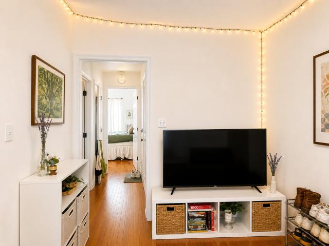 677.5 W Wrightwood Avenue # 1S