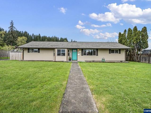 677 5th Ave, Sweet Home, OR 97386