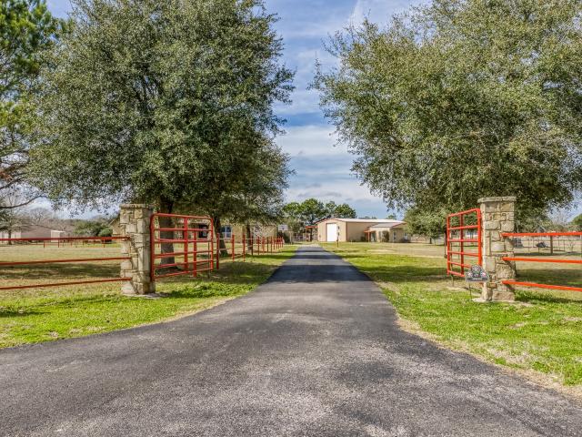 677 Grubbs Rd, Sealy, TX 77474 | Compass