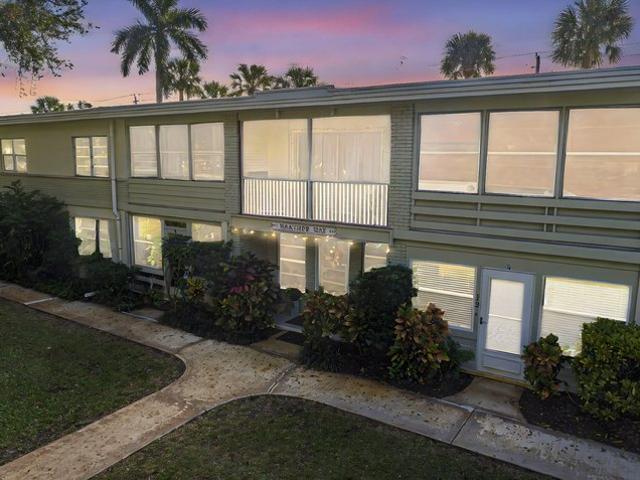 677 Royal Palm Blvd Apt 12, Vero Beach, FL 32960