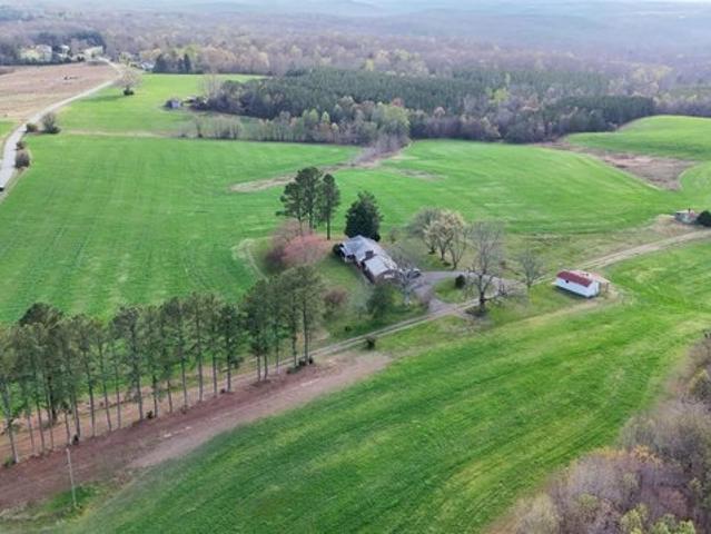 677 Tabor Rd, Gladys, VA 24554