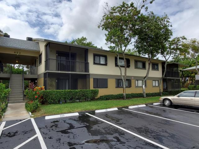 677 Trace Cir, Unit 101, Deerfield Beach, FL 33441 | MLS #R11167