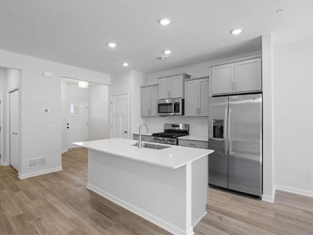 677 Tulare Terrace