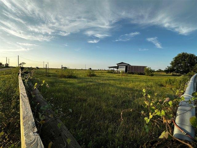 6784 Mieth Rd S, Sealy, TX 77474