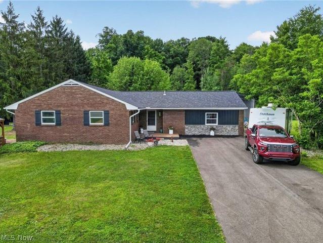 6784 Grandview Dr, Andover, OH 44003