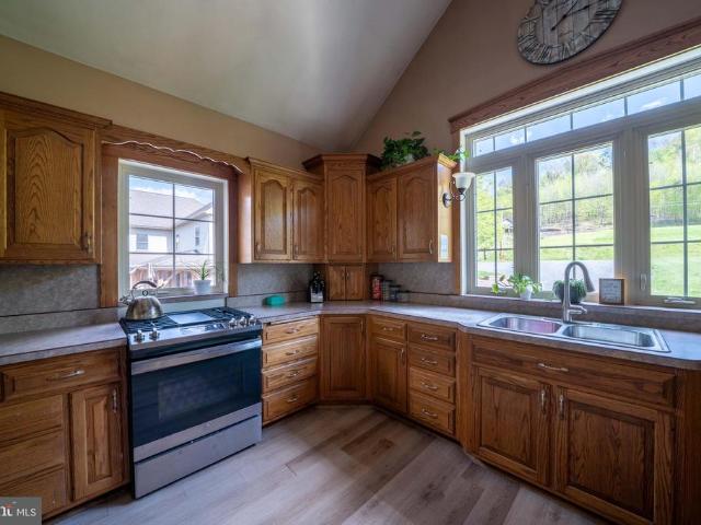 6784 Raccoon Valley Road