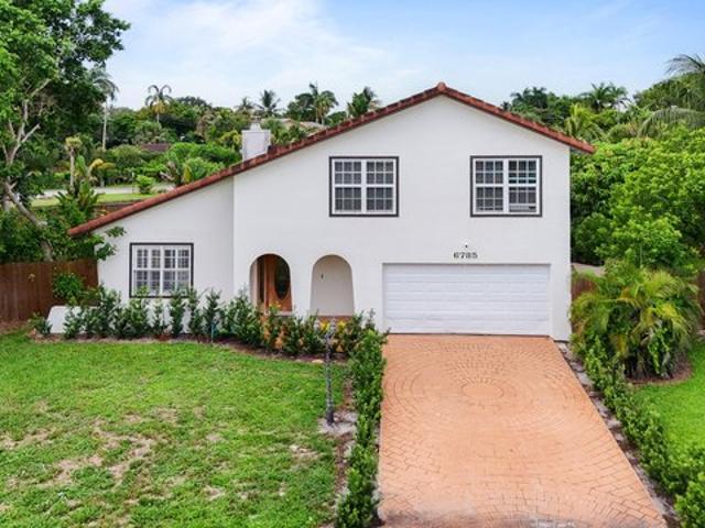 6785 Escondida Dr, Lake Clarke Shores, FL 33406