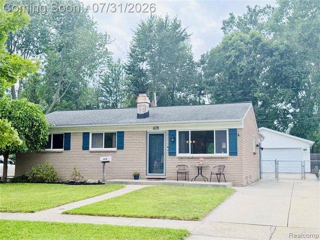 678 Georgia Ave, Marysville, MI 48040