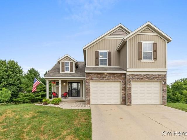 678 Orchard Ct NE, Rockford, MI 49341