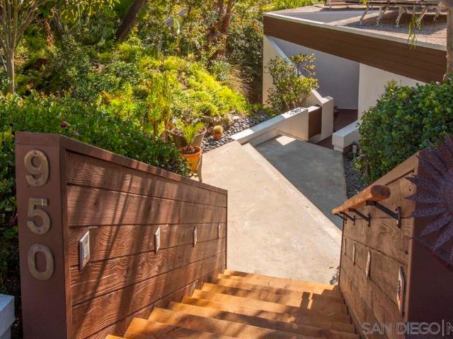 678 Orchid Ln
