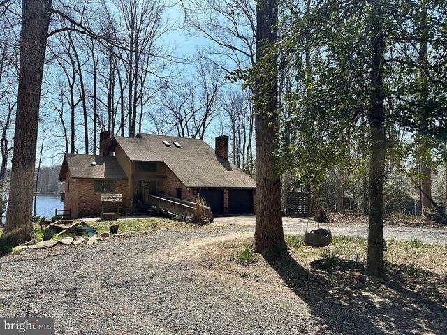 678 Lake Caroline Dr, Ruther Glen, VA 22546