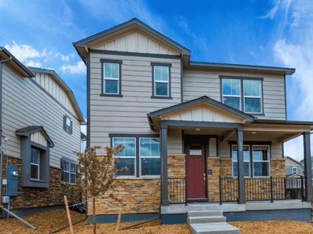 678 N Ukraine St, Aurora, CO 80018