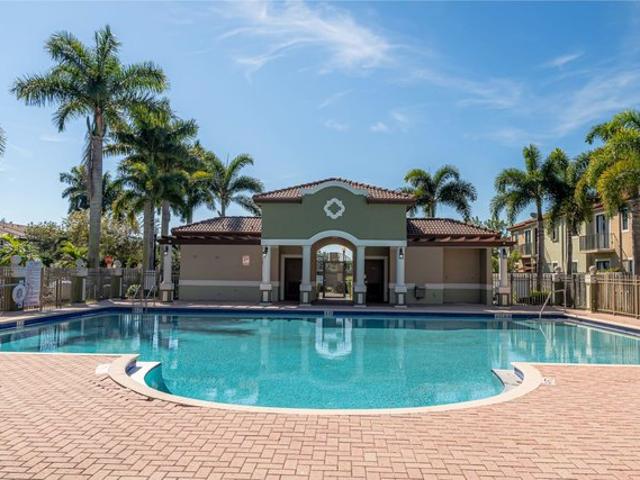 678 NE 35th Ave, Homestead, FL 33033