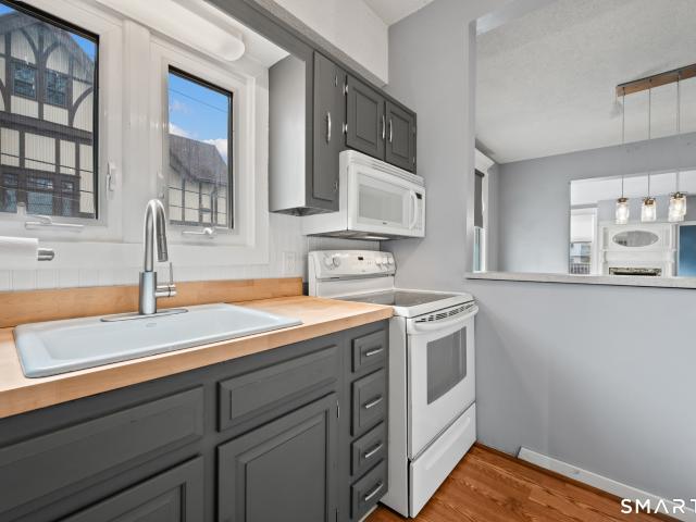 678 Savin Ave, Unit 1A, West Haven, CT 06516 | Compass