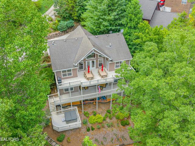 678 Waterfront Tr