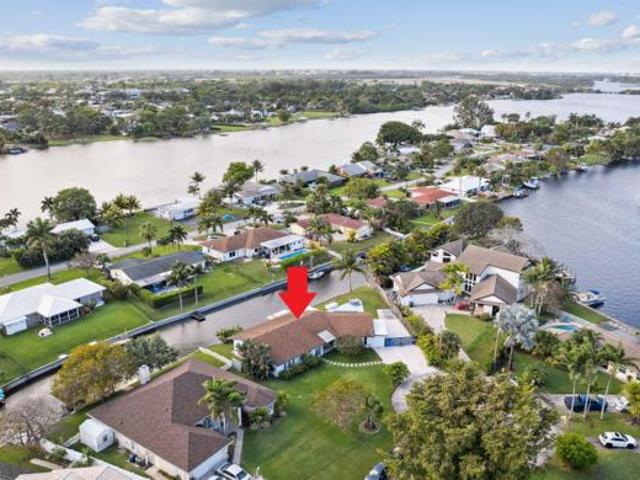 6797 Bayshore Dr, Lake Worth, FL 33462