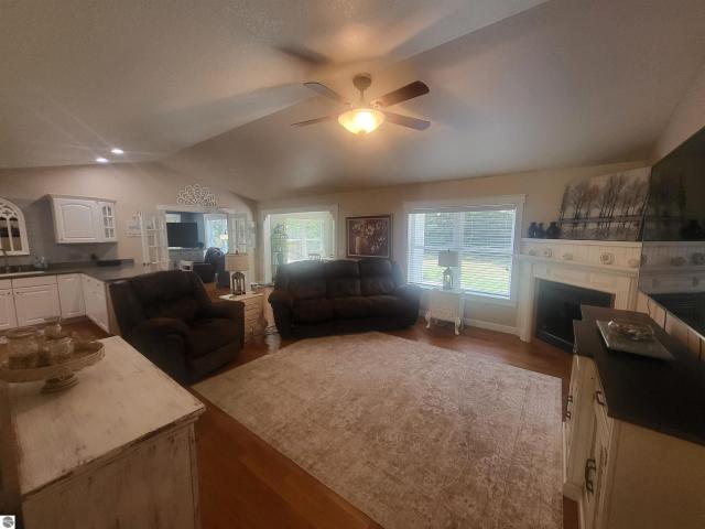 6797 Lakewood Drive