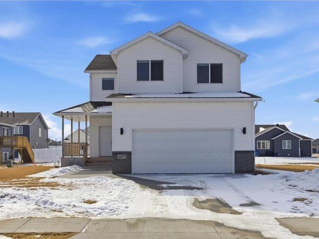 6797 28th St S, Fargo, ND 58104