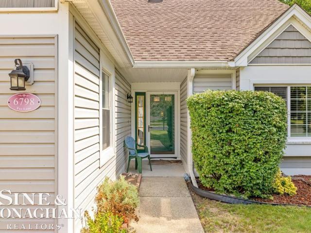 6798 FOX Lane