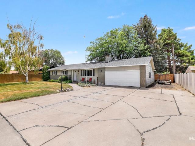 679 Crestview Dr