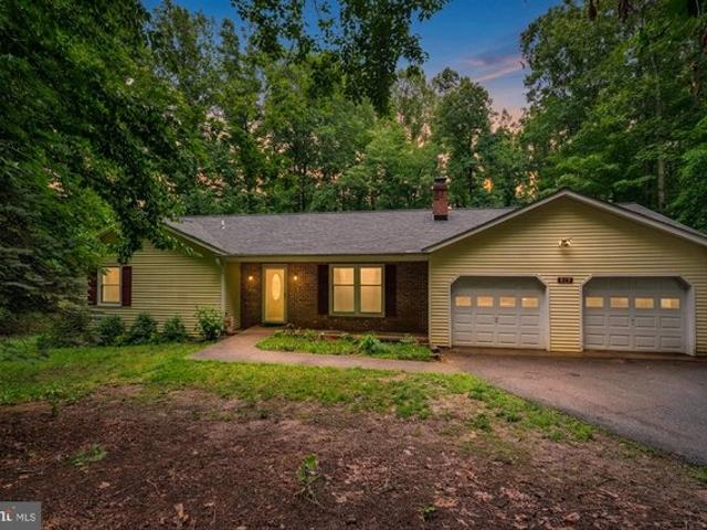 679 Cropp Rd, Fredericksburg, VA 22406