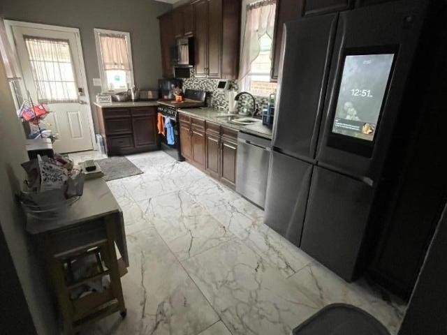 679 Bloomfield Ave