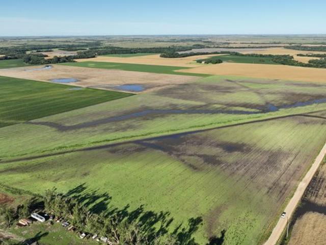 679 Buffalo Rd, Tescott, KS 67484