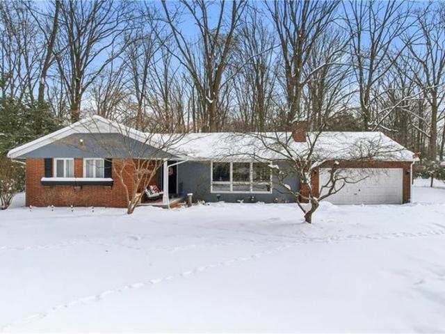 679 Dogwood Ln, Hermitage, PA 16148