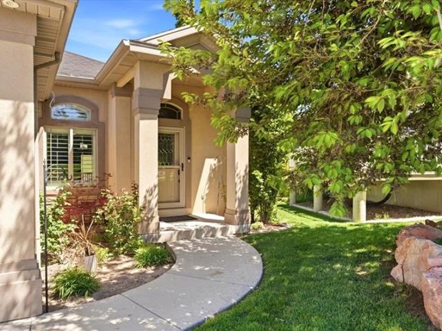 679 Edgewood Dr, North Salt Lake, UT 84054