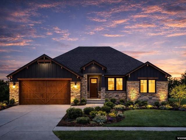 679 Memory Ln, Green River, WY 82935