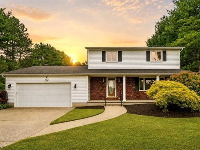 679 S Lake St, Amherst, OH 44001