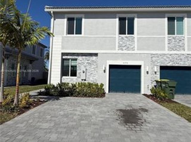 679 SE 13th Street Cir, Homestead, FL 33034