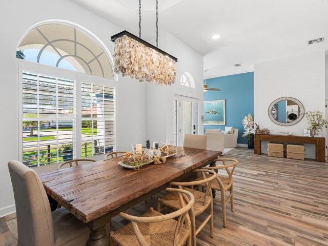 679 Seagrape Dr, Marco Island, FL