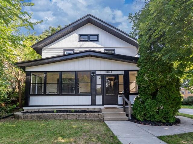 6804 Maple Ter, Wauwatosa, WI 53213