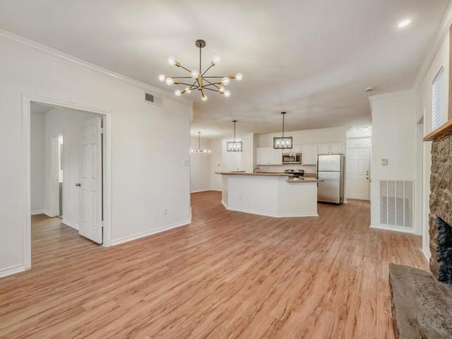 6804 N Capital Of Texas Highway # 313