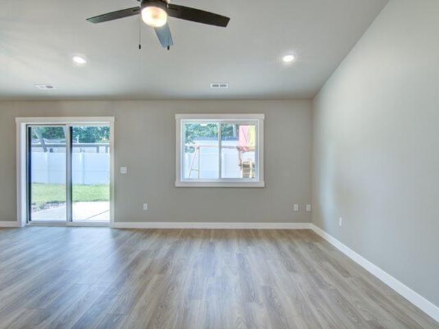 6804 Buck Tail Dr, Altoona, WI 54720